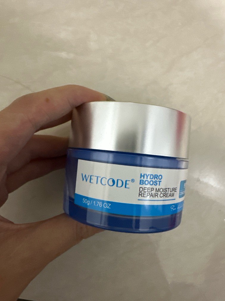wetcode hydro boost moisturizer, Kesehatan & Kecantikan, Kulit, Sabun & Tubuh di Carousell