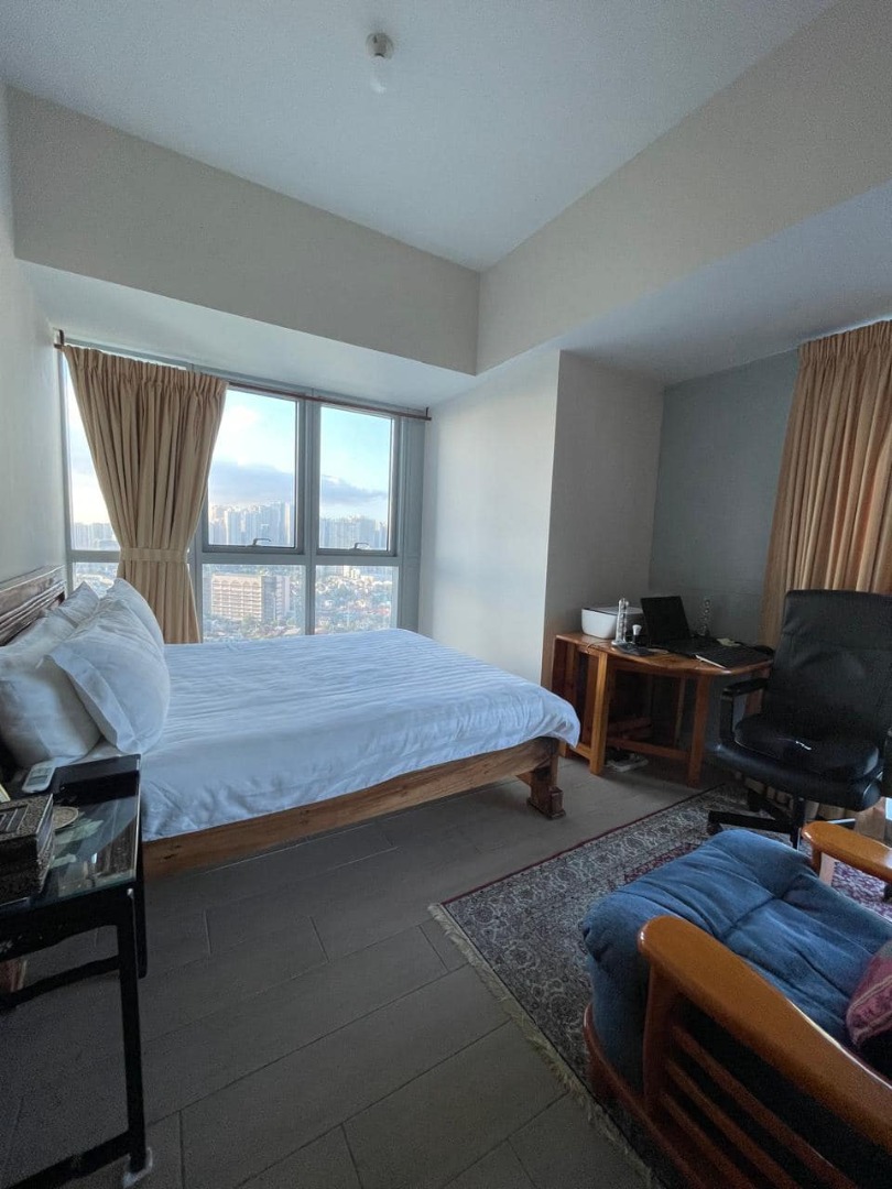 2 Bedroom Condo with City View in Uptown Parksuites BGC Near One Uptown ...