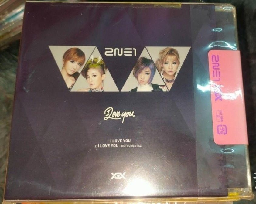 2NE1 日本版 初回限定 單曲 全新未拆, 興趣及遊戲, 音樂、樂器 & 配件, 音樂與媒體 - CD 及 DVD - Carousell