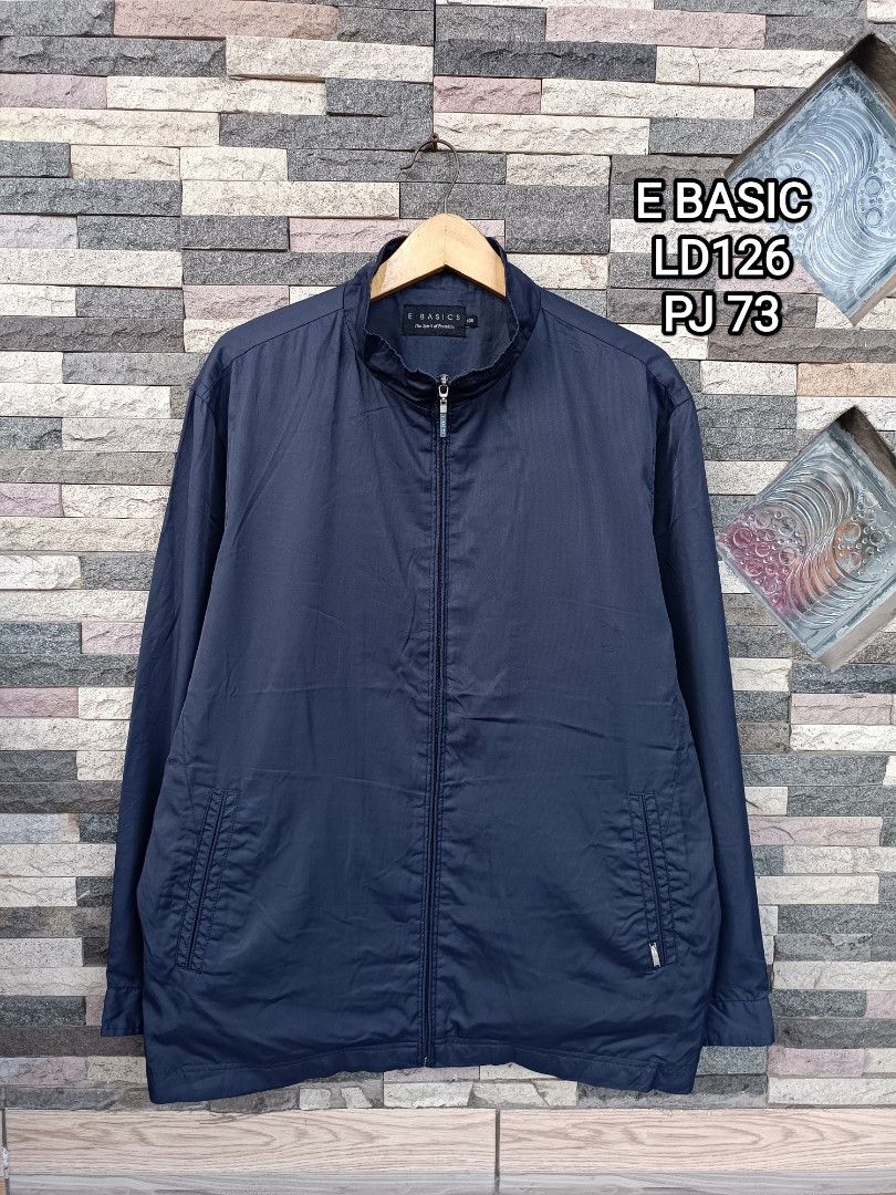 Jaket E basic, Fesyen Pria, Pakaian , Baju Luaran di Carousell