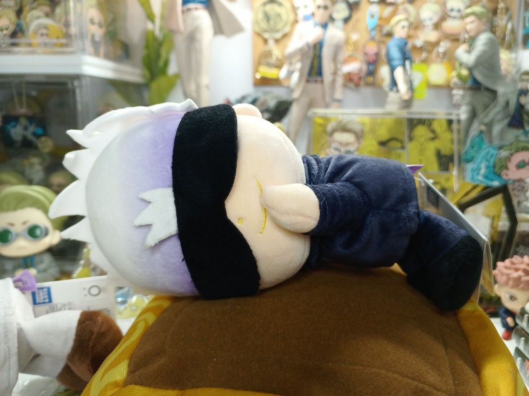 Jujutsu Kaisen Satoru Gojo sleeping plush with pptg, Hobbies & Toys ...