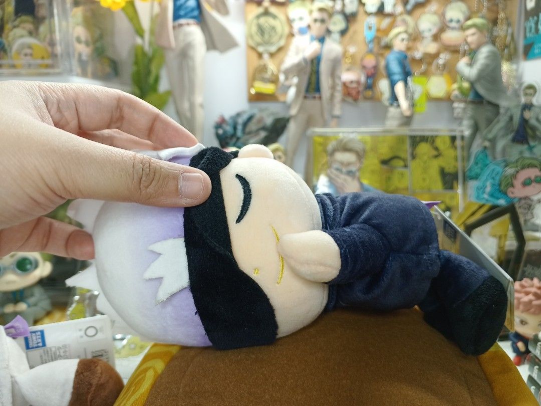 Jujutsu Kaisen Satoru Gojo sleeping plush with pptg, Hobbies & Toys ...