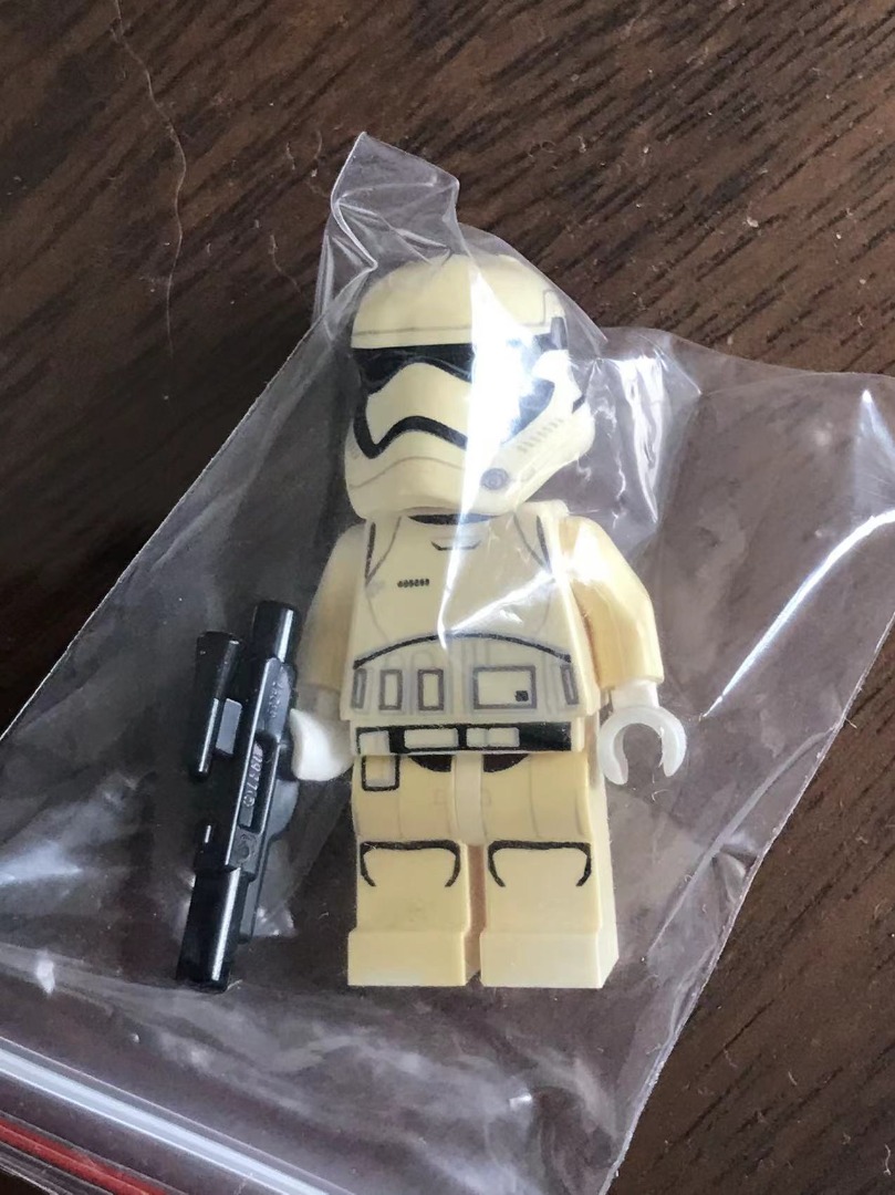 LEGO Star Wars: sw0667 First Order Stormtrooper (Rounded Mouth Pattern ...