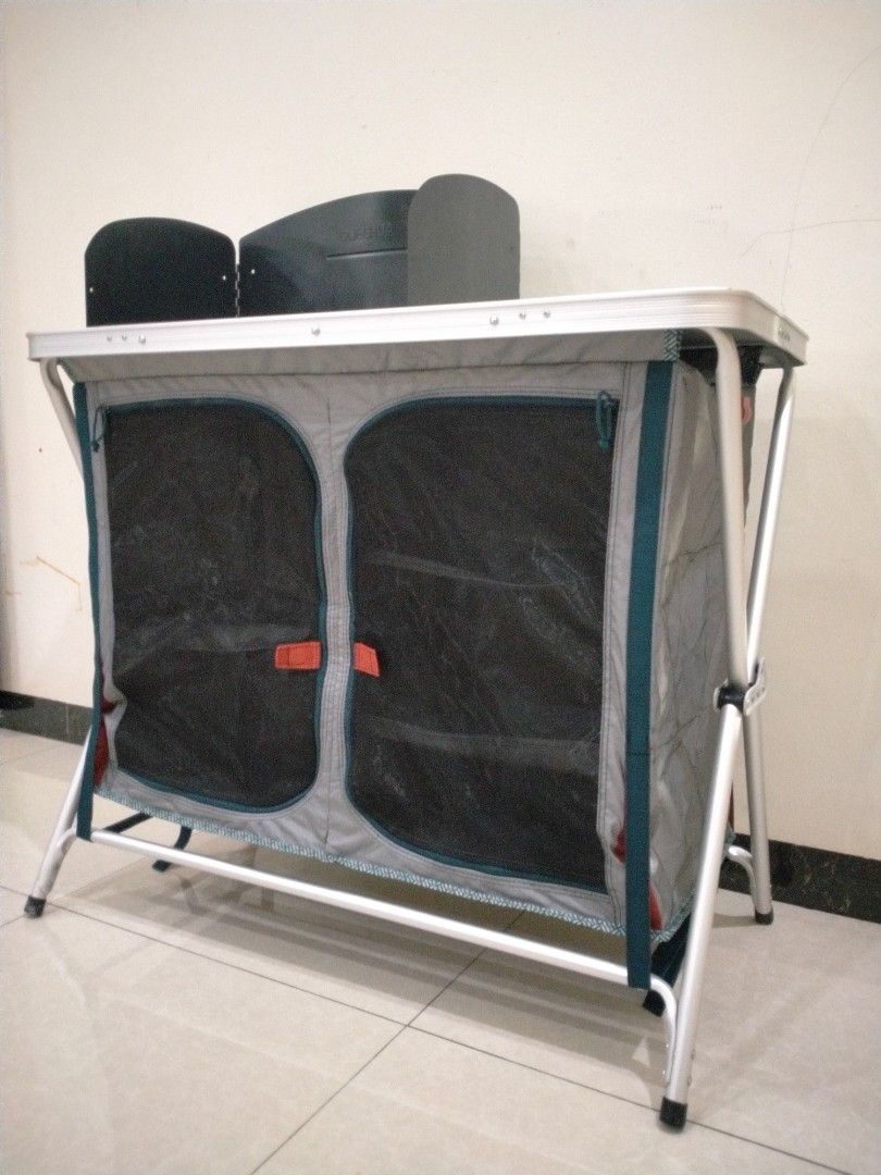 Meja Masak Camping Original Quechua dengan ruang simpanan Boleh Lipat ...