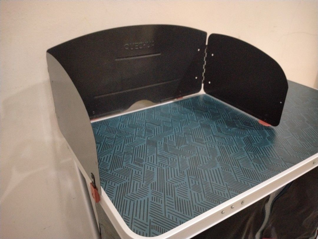 Meja Masak Camping Original Quechua dengan ruang simpanan Boleh Lipat ...