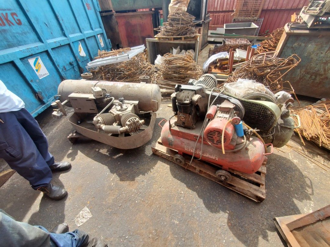 membeli mesin2 & forklift yang terpakai atau rosak, Looking For on ...