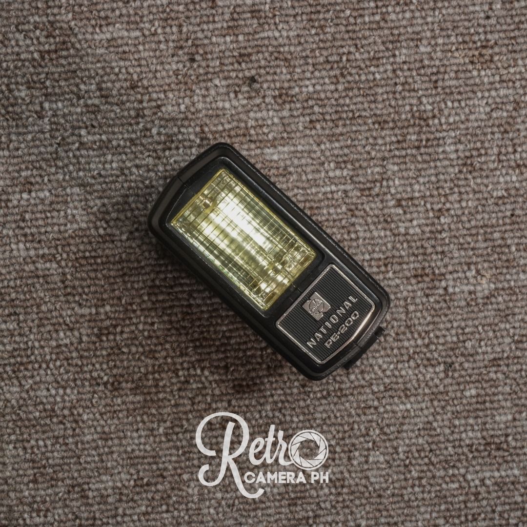 National PE-200 Vintage Flash, Photography, Photography Accessories, Flashes on Carousell