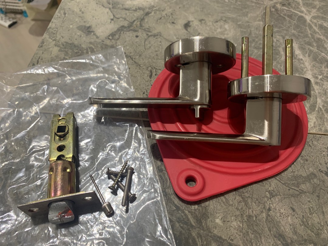 英國Zone door lock 廁所門鎖, 傢俬＆家居, 保安及門鎖 , 門鎖、門、閘 - Carousell