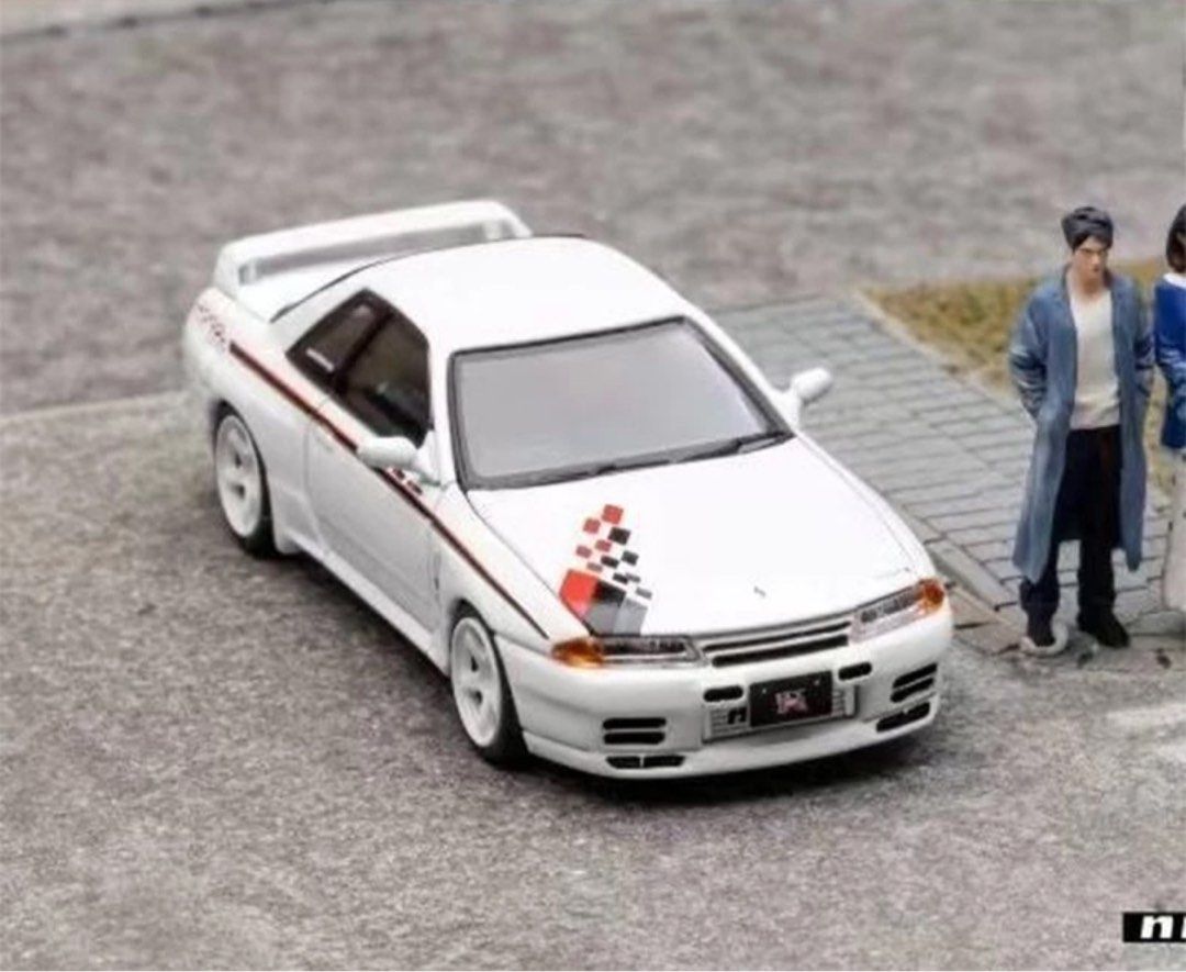 1/64 R32 with Paul walker R34 livery (and nismo livery), Hobbies & Toys ...