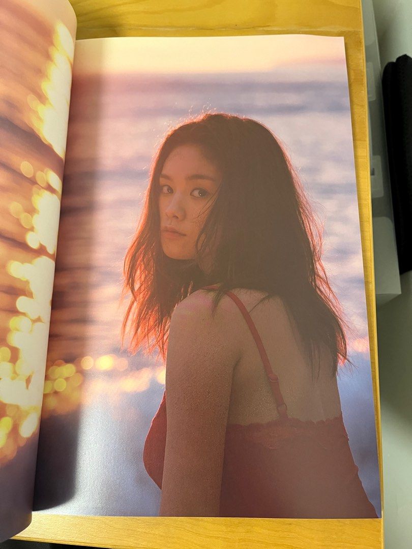 筧美和子 ，寫真集， 筧 美和子， Miwako Kakei, 篠山紀信，Kishin Shinoyama, 興趣及遊戲, 書本 & 文具, 雜誌 - Carousell