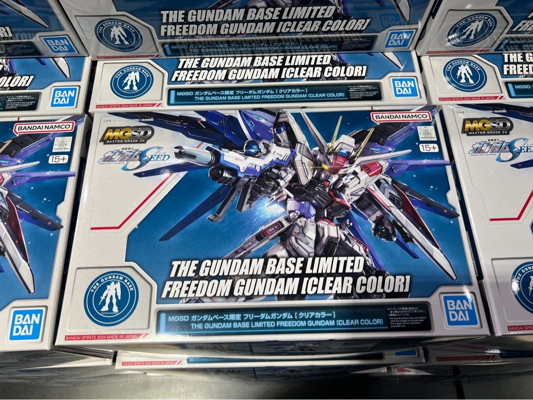 高達基地限定 自由高達彩透版 MGSD Freedom gundam clear color, 興趣及遊戲, 玩具 & 遊戲類 - Carousell