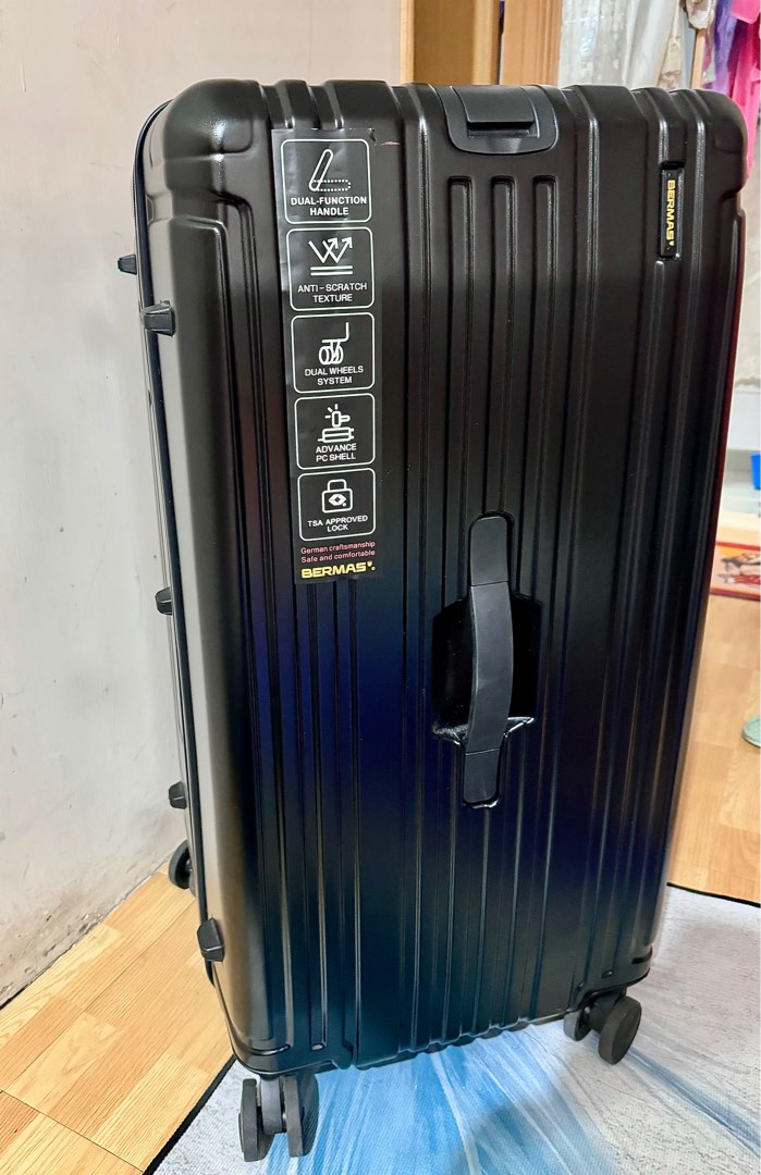 台灣BERMAS 戰艦箱二代日本Hinomoto轆 Trunk 胖胖箱之王行李箱30寸黑色 99%全新閑置, 興趣及遊戲, 旅行, 旅遊 ...