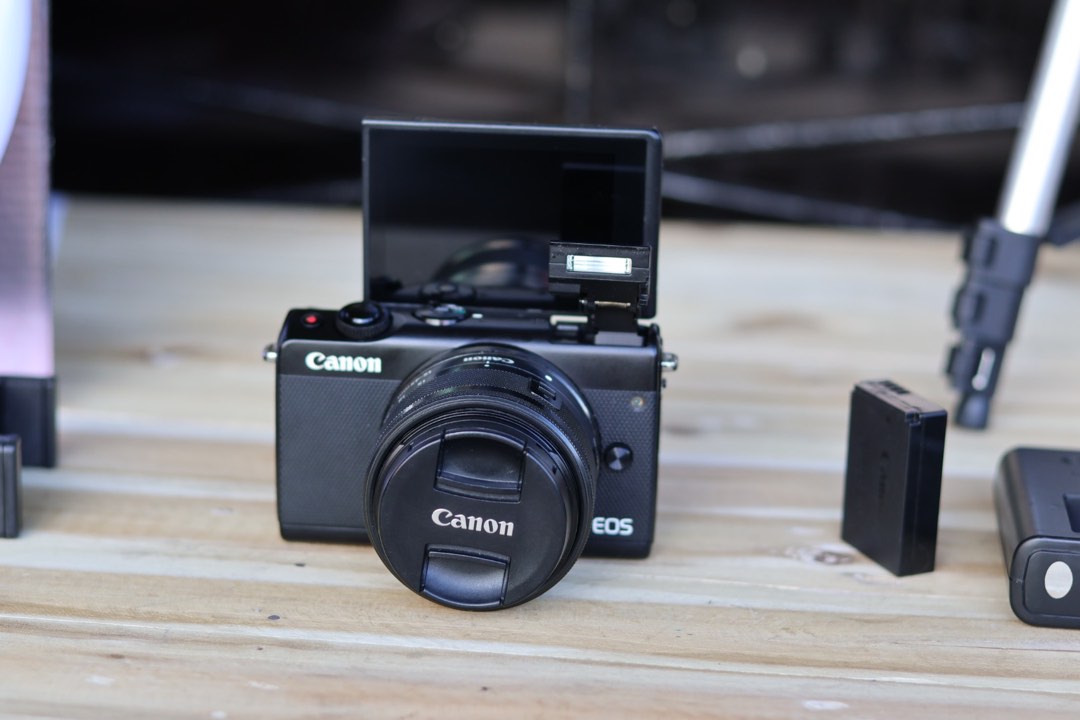 CANON EOS M100 MIRRORLESS VLOGGING CAMERA, Photography, Cameras on ...