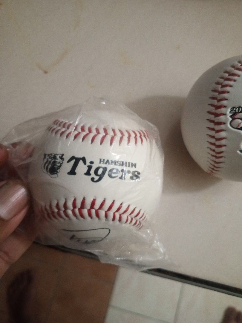 Hanshin tiger baseball ball signature, Hobbies & Toys, Collectibles ...