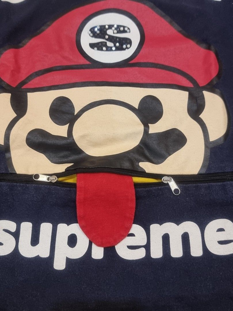 KAOS UNISEX supreme mario bross, Fesyen Pria, Pakaian , Atasan di Carousell