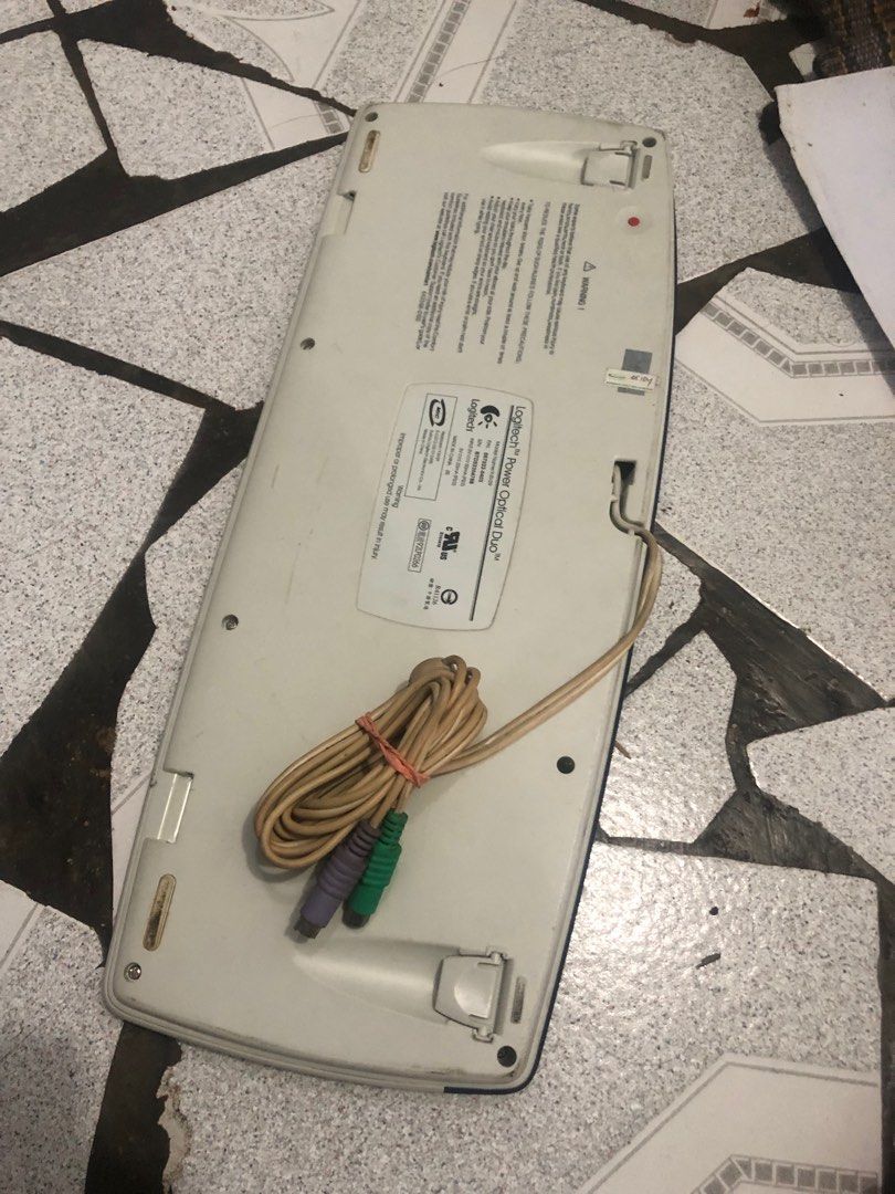 Keyboard Logitech jadul mechanical, Elektronik, Komputer, Desktop di ...