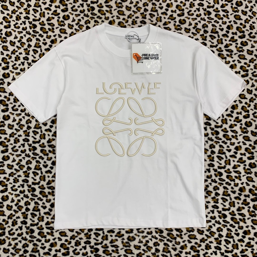 Loewe logo tee, Barang Mewah, Pakaian di Carousell
