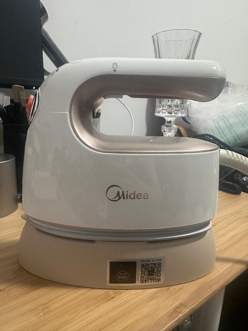 Midea Steam Iron, TV & Home Appliances, Irons & Steamers on Carousell