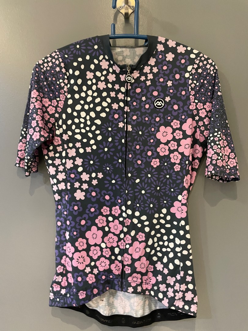 Monton cycling jersey, Women's Fashion, Activewear on Carousell