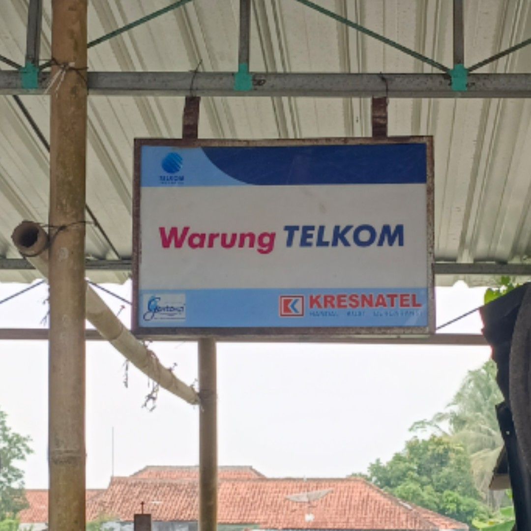 Neon box warung telkom, Antik, Pajangan di Carousell