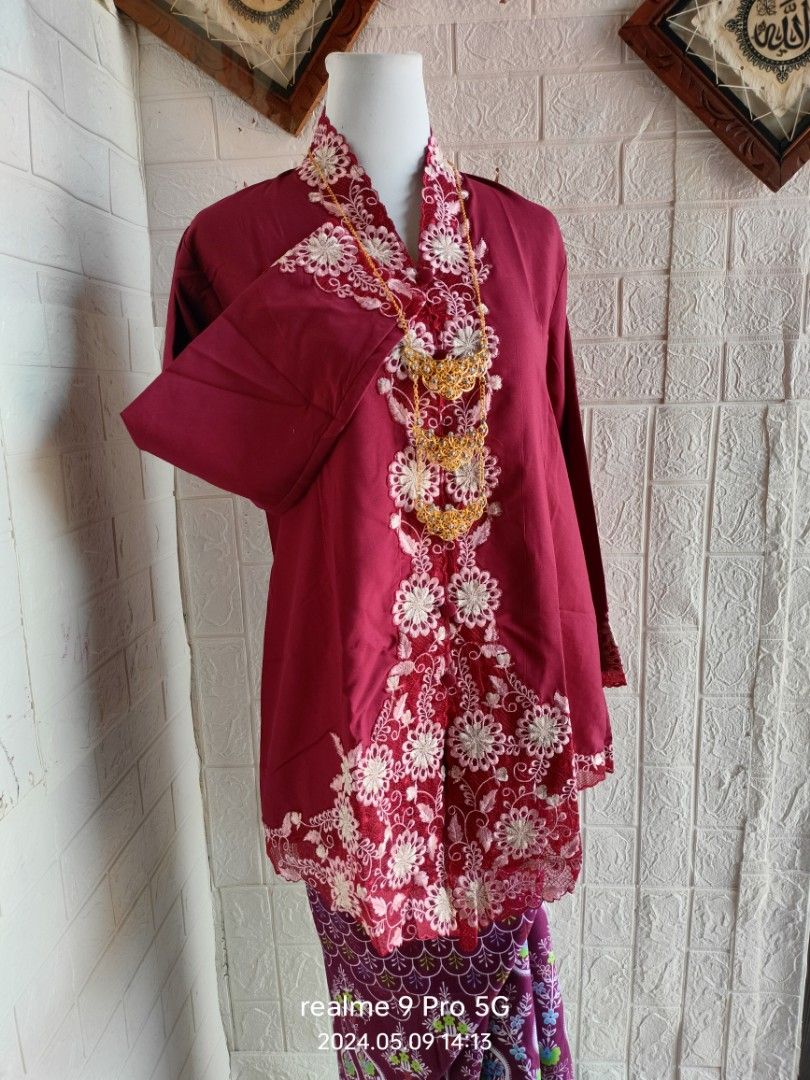 New Kebaya indonesia meron free pario skirt, Women's Fashion, Muslimah ...