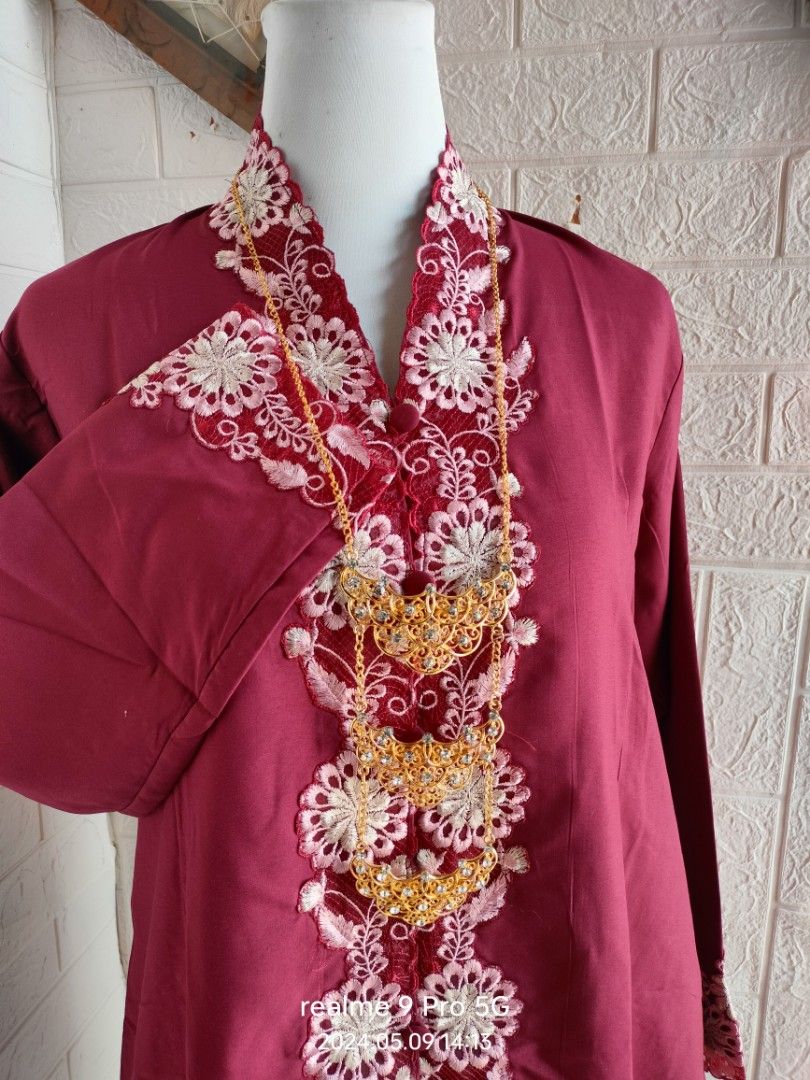 New Kebaya indonesia meron free pario skirt, Women's Fashion, Muslimah ...