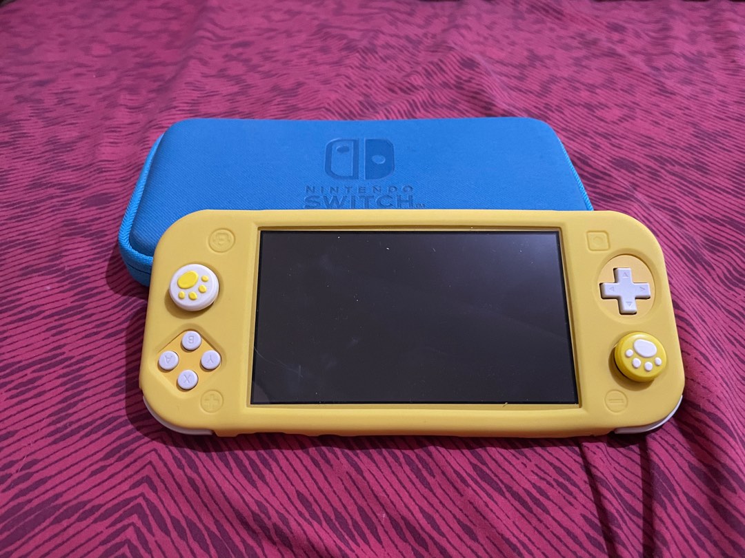 Nintendo Switch Lite Yellow, Video Gaming, Video Game Consoles ...