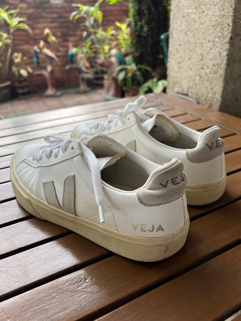 Original Veja, Women's Fashion, Footwear, Sneakers on Carousell