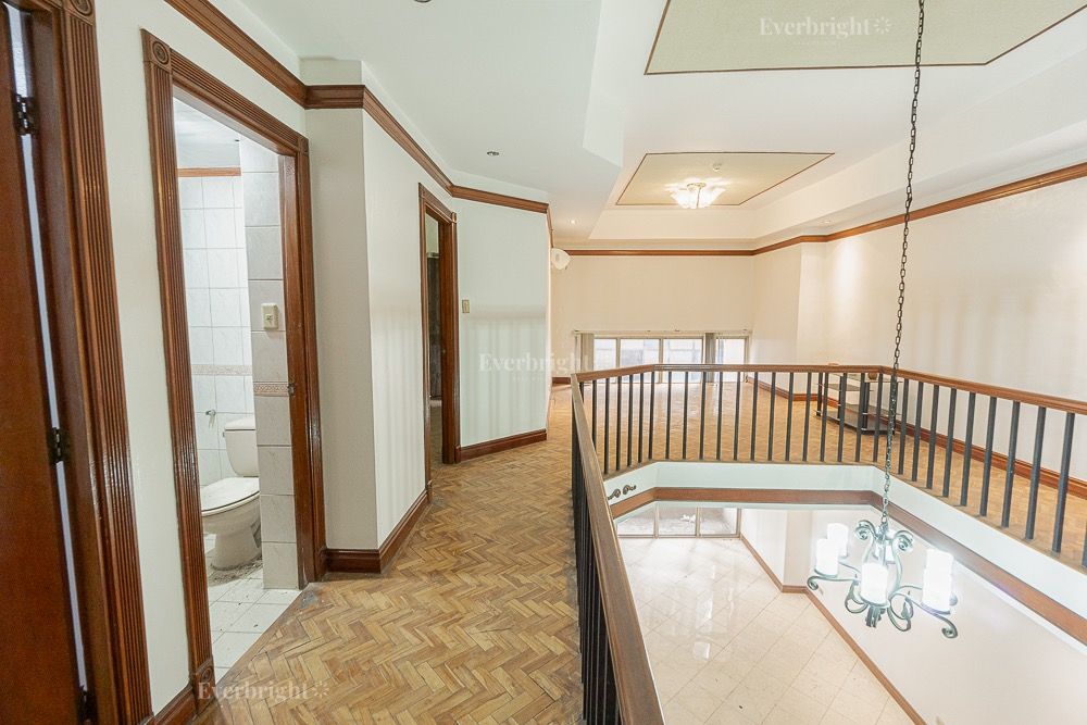Paseo Parkview Tower - 3 bedroom loft with 1 parking | Valero St ...