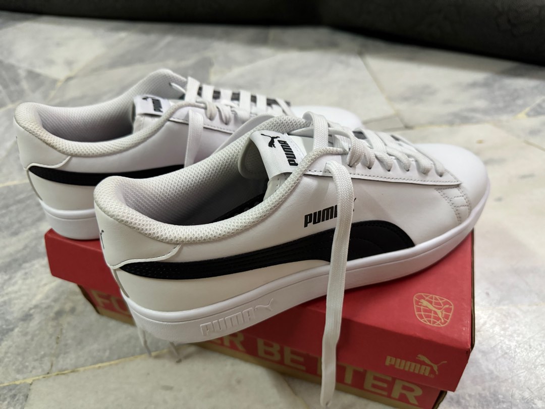 Puma Smash V2 , Women's Fashion, Footwear, Sneakers on Carousell