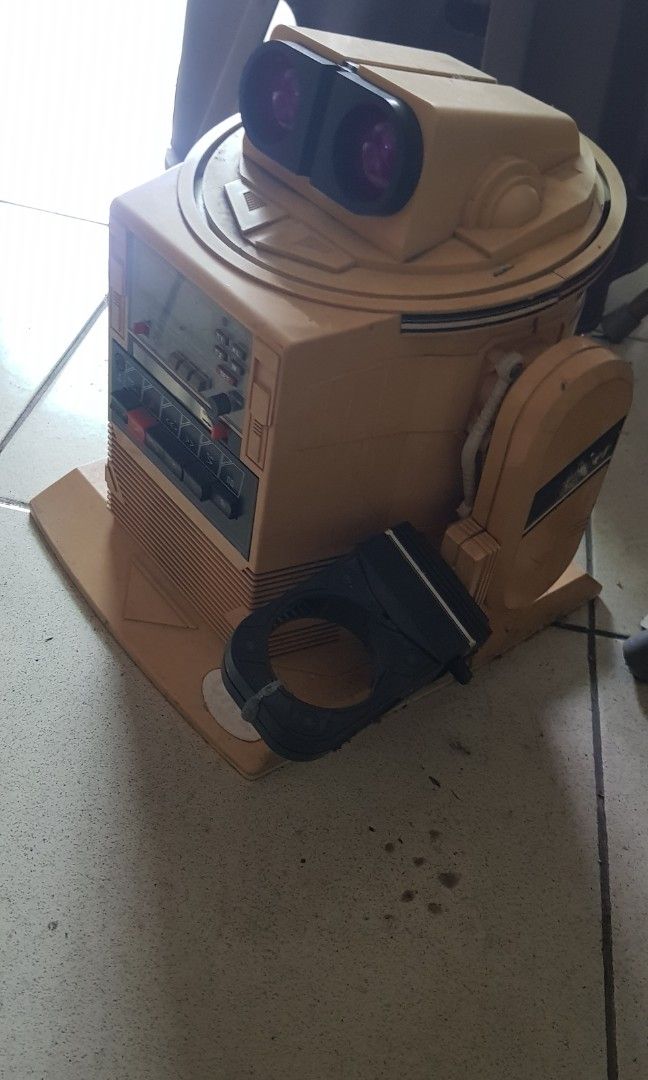 Tape kaset robot Tomy CH 2 jadul, Elektronik, Audio di Carousell