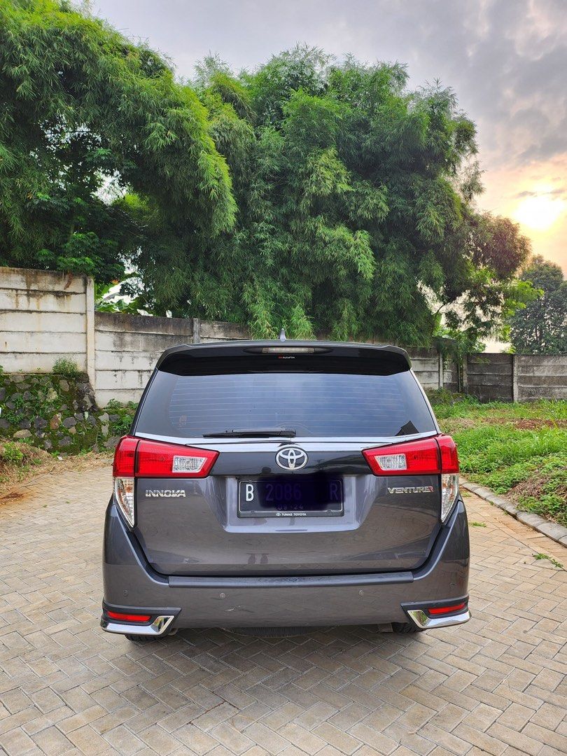 Toyota Innova Reborn Venturer Matic Solar 2019, Mobil & Motor, Mobil ...