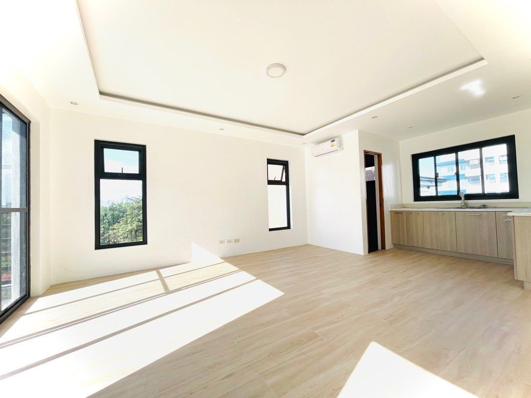 43M Brand-New Modern Tropical 3-storey House & Lot with Roofdeck ...