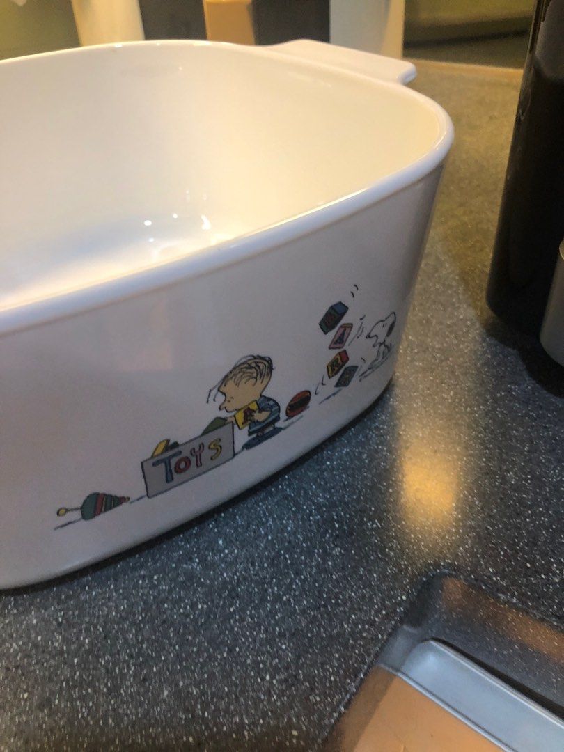 Corningware 5liter snoopy, Furniture & Home Living, Kitchenware ...