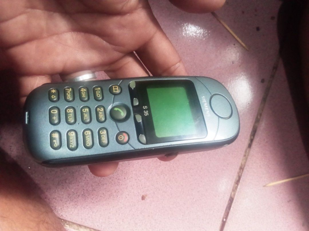 Hp jadul Siemens S35, Telepon Seluler & Tablet, Lainnya di Carousell