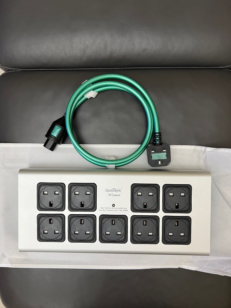 Isotek V5 Corvus 9-Way Mains Distribution W/ Initium Power Cable ...