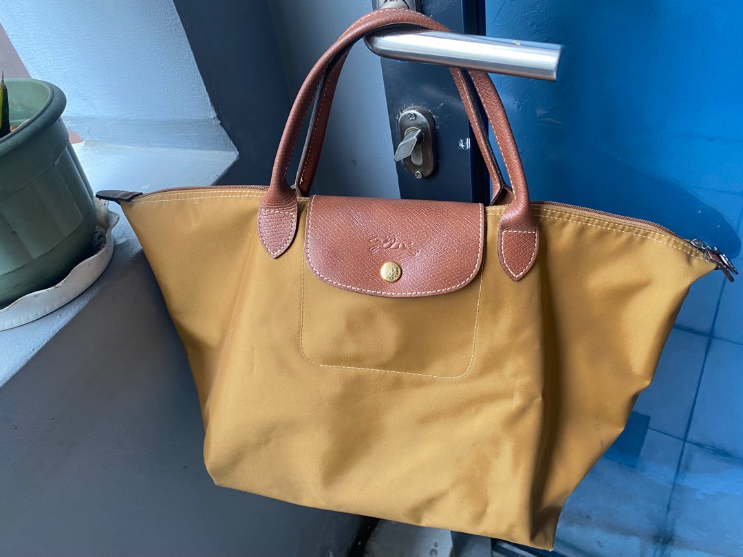 Longchamp Yellow Le Pliage Top Handle Medium, Women's Fashion, Bags ...