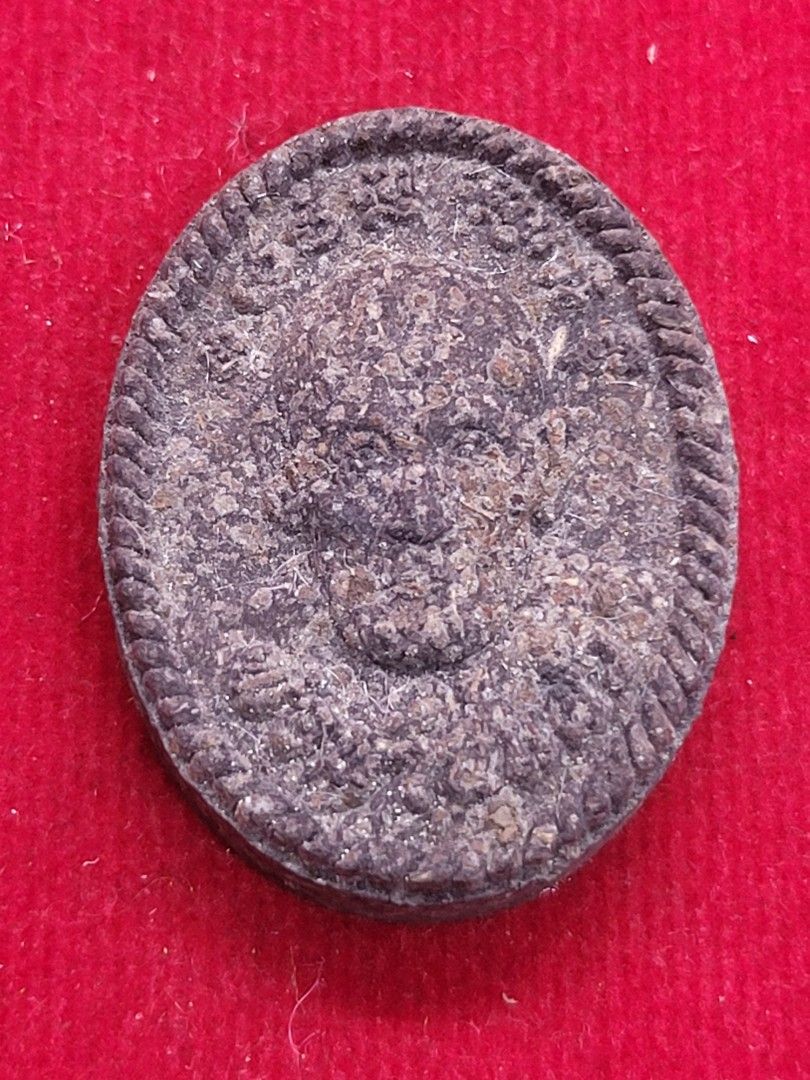 Lp Paew Self Image Be 2560 Thai Amulets, Hobbies & Toys, Memorabilia ...