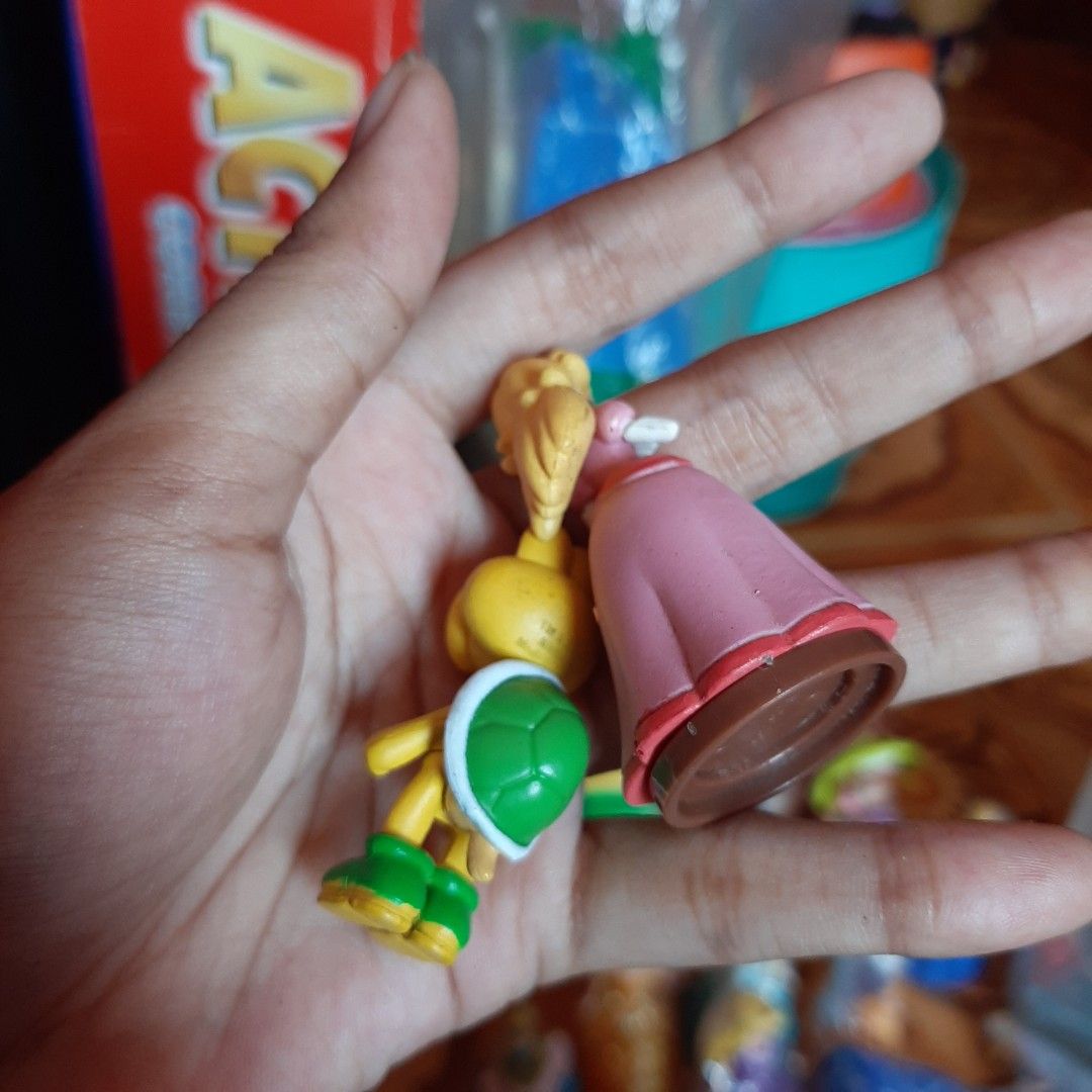 Mainan /figure dikoleksi super mario yoshi & putri peach nintendo, Toys ...