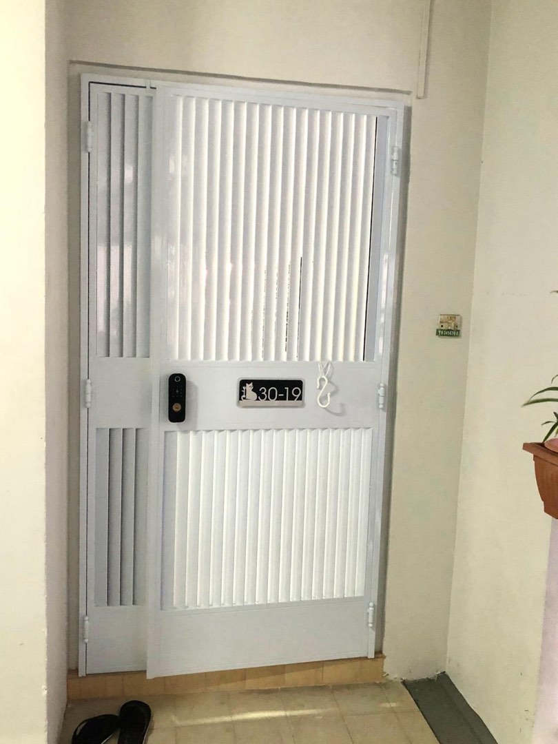 Powder Coating Privacy Louver Mild Steel Gate - Hdb gate / bto gate ...