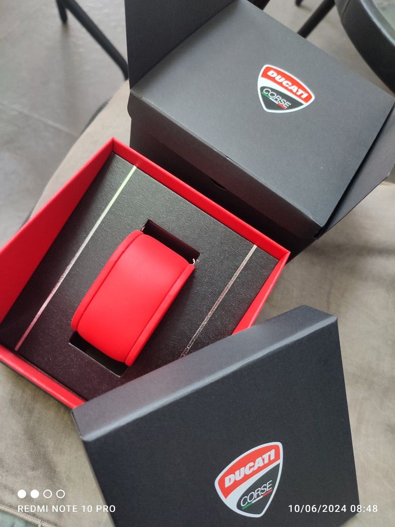 Box jam tangan ducati original, Barang Yang Dicari di Carousell