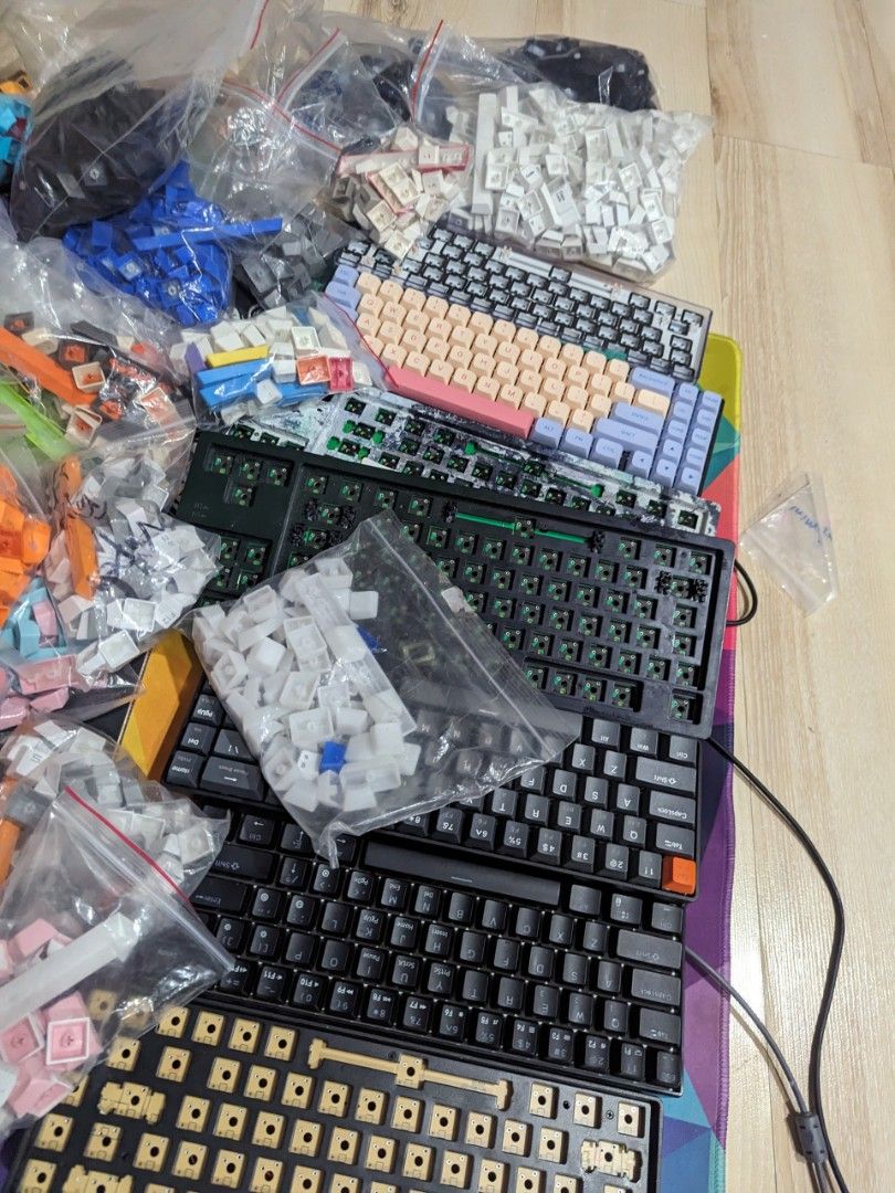 Clearance Sale - Keycaps, hot swappable/ non hot swappable wireless keyboards (EE YOOSOO / Royal ...