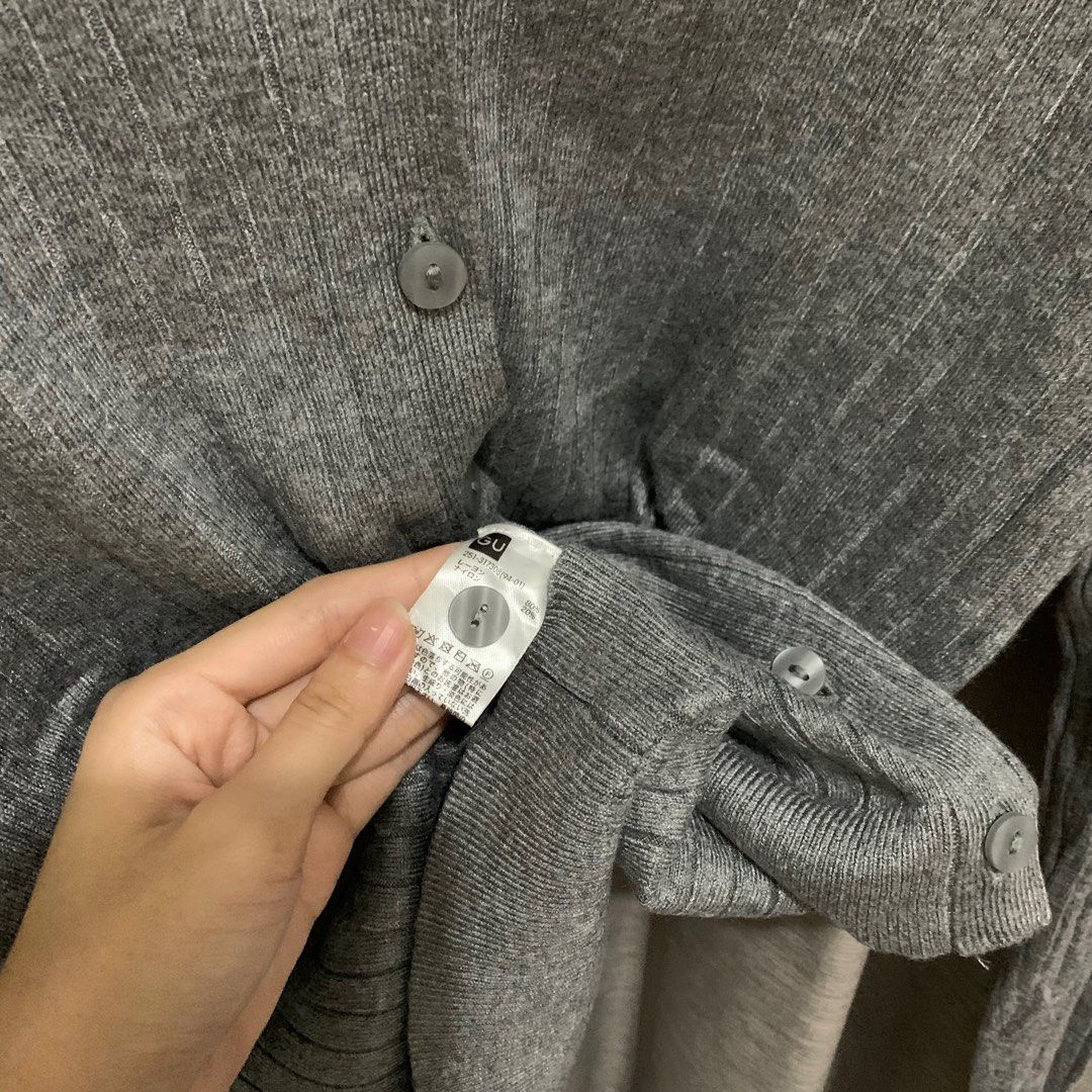 GU Uniqlo Grey Cardigan, Fesyen Wanita, Pakaian Wanita, Baju Luaran di ...