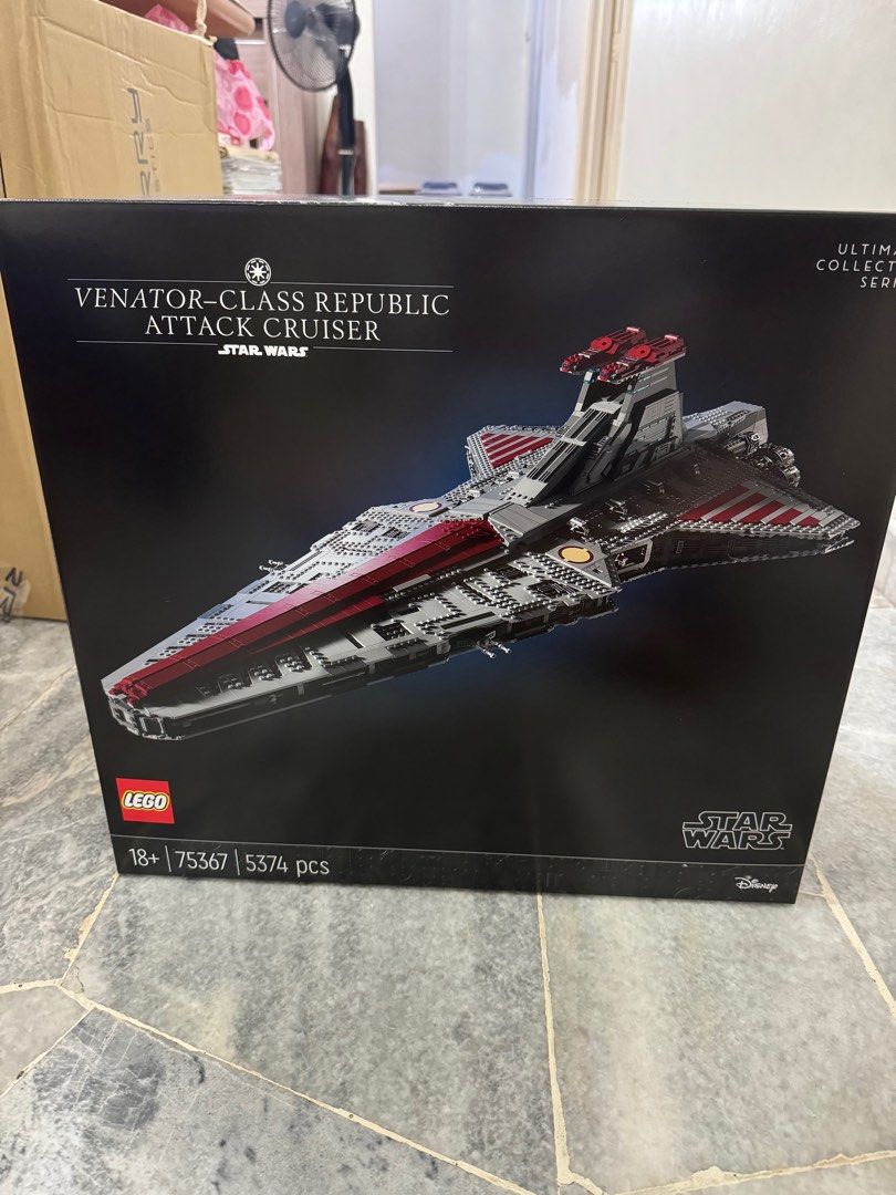 LEGO Star Wars UCS The Venator-Class Republic Attack Cruiser (75367 ...