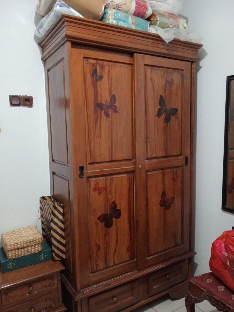 Lemari Kayu Jati 2 pintu slyding, Perabotan Rumah di Carousell