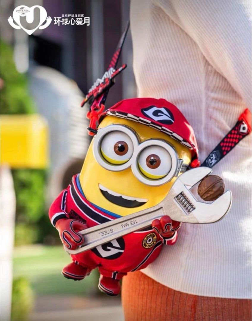 Minion popcorn bucket gru crew 2024 universal studio beijing, Hobbies ...