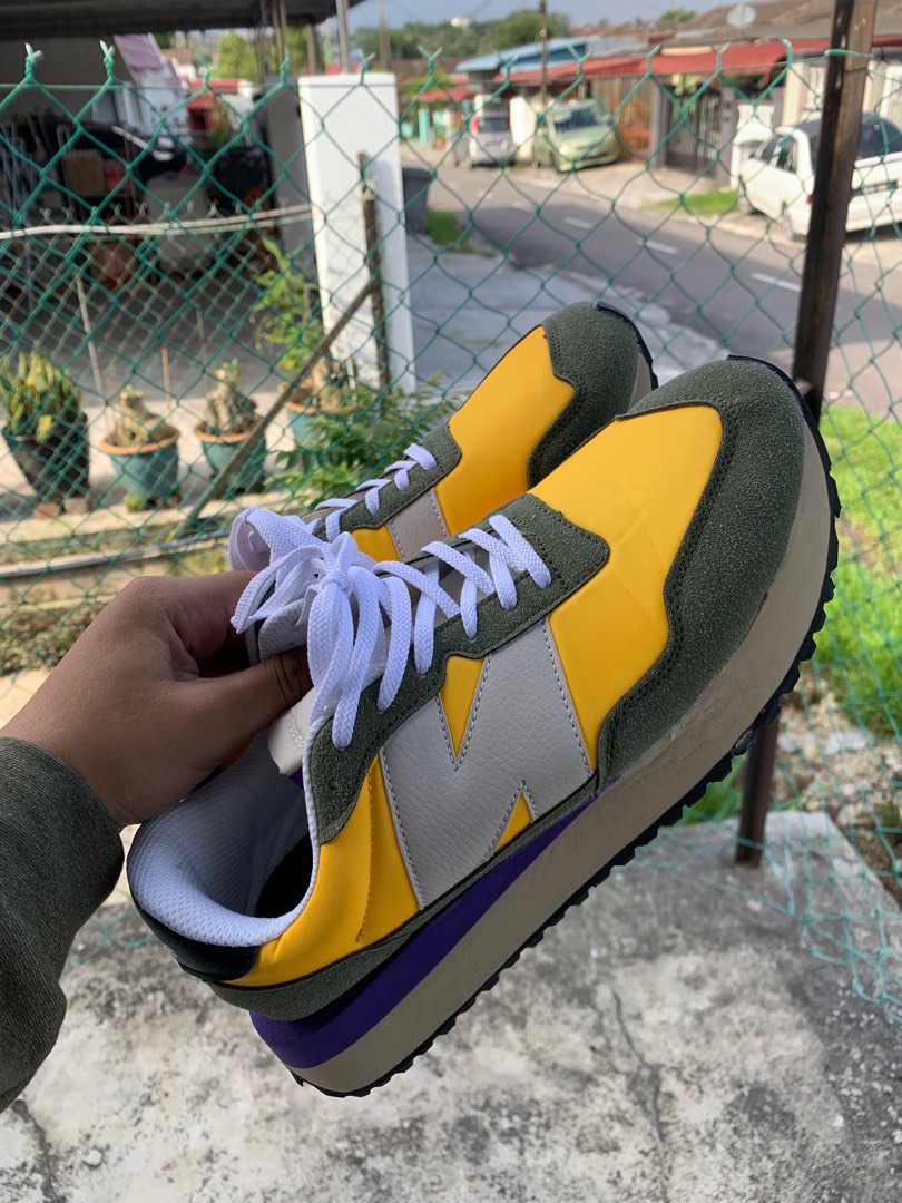 NEW BALANCE 370, Men's Fashion, Footwear, Sneakers on Carousell