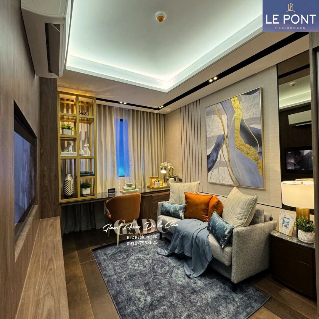 For Sale 2 bedroom Condo with balcony and Maids room at Bridgetowne Pasig at The Le Pont ...