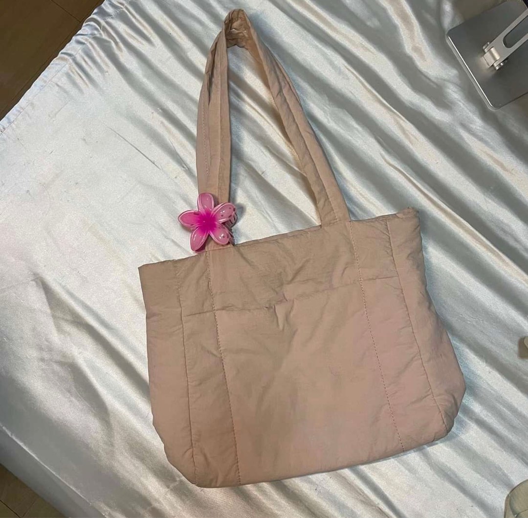 Pink Puffer Tote Bag, Women's Fashion, Bags & Wallets, Tote Bags on ...