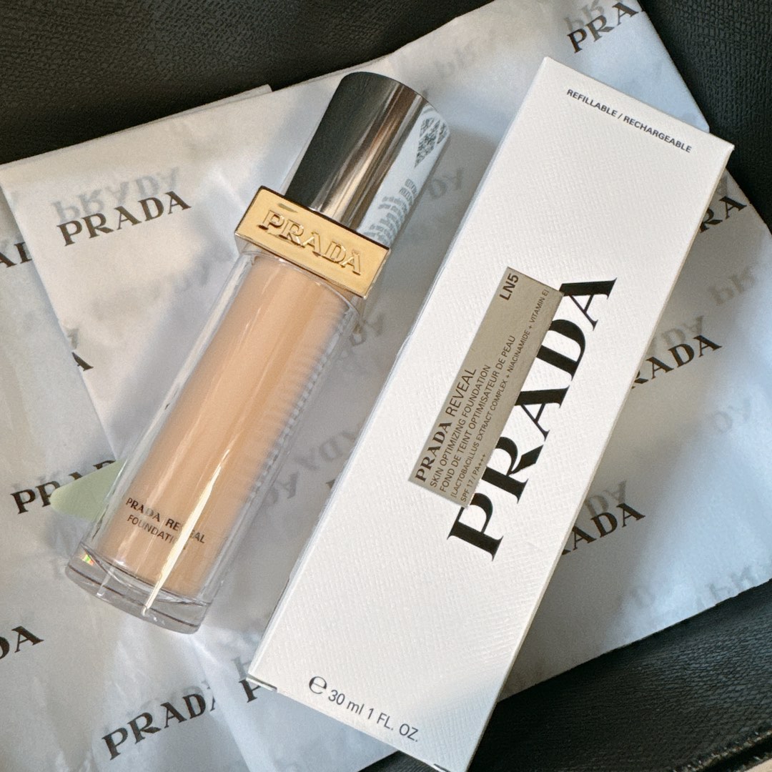 PRADA 原光新肌粉底液 #LN5, 美容＆個人護理, 健康及美容 - 皮膚護理, 化妝品 - Carousell